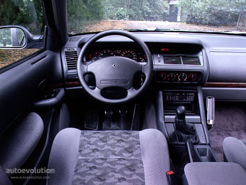 Renault Safrane spécifications techniques et économie de carburant